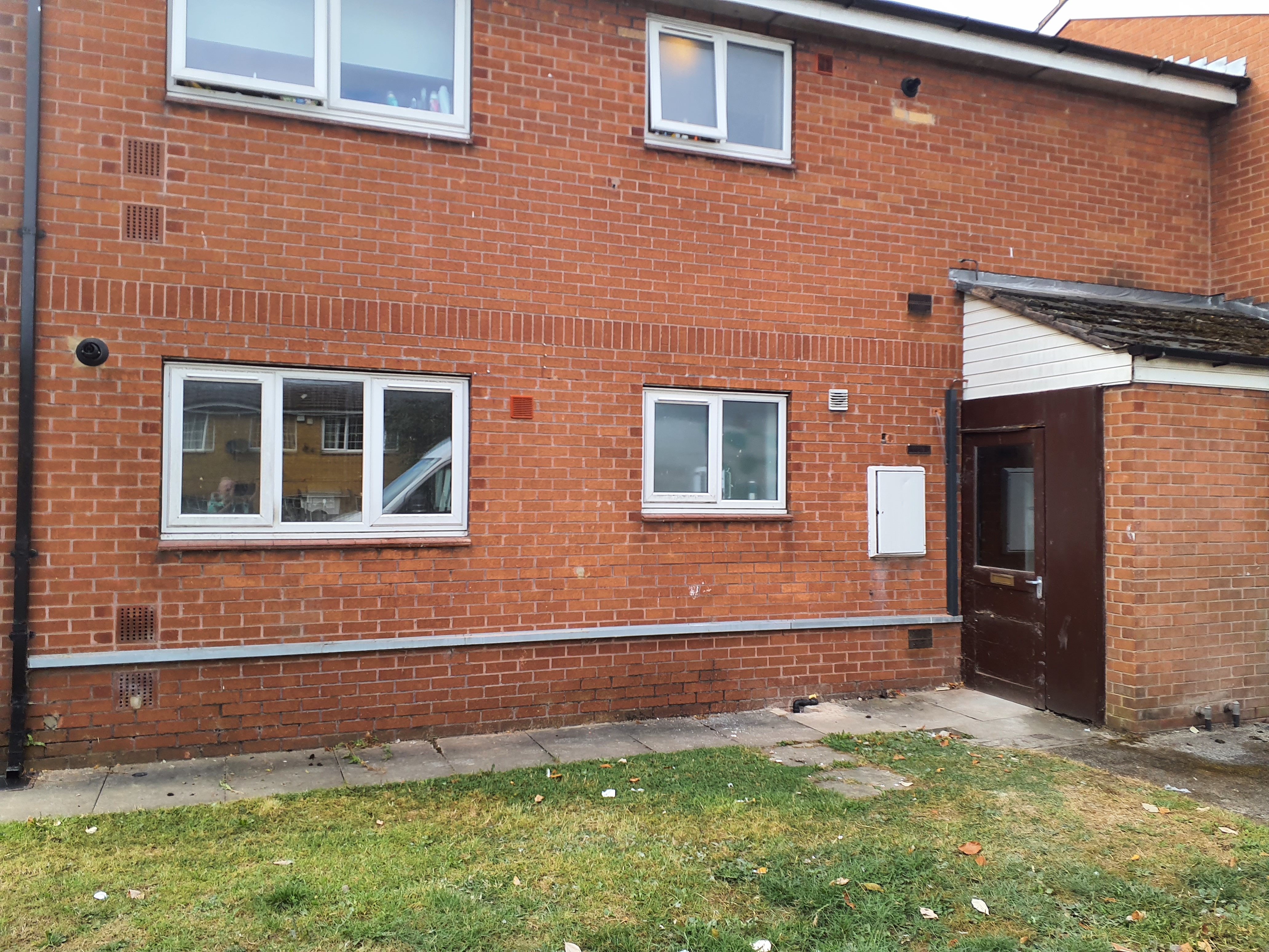 Property details for Neville Close- Homesearch