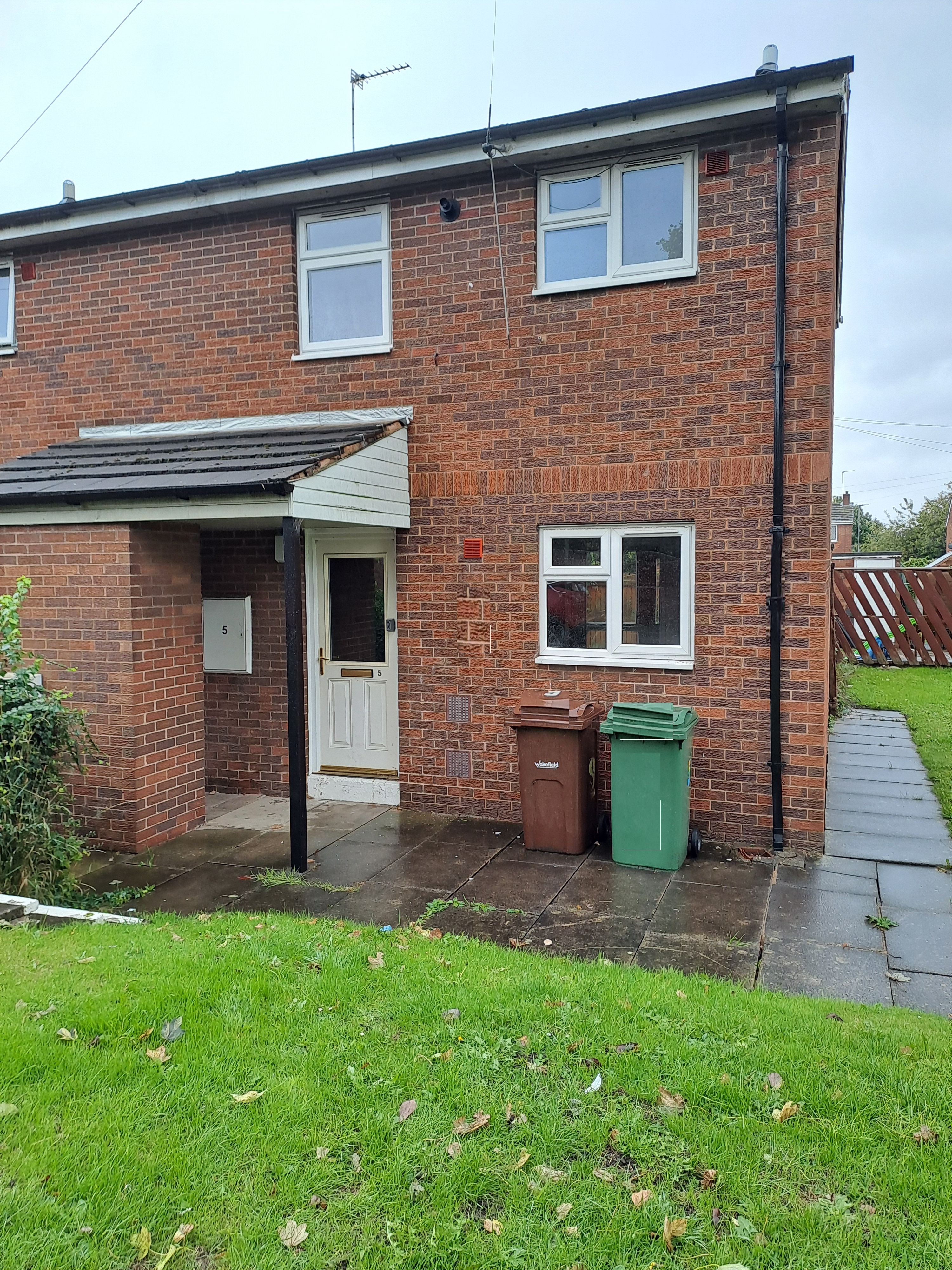 Property details for Beckbridge Lane- Homesearch