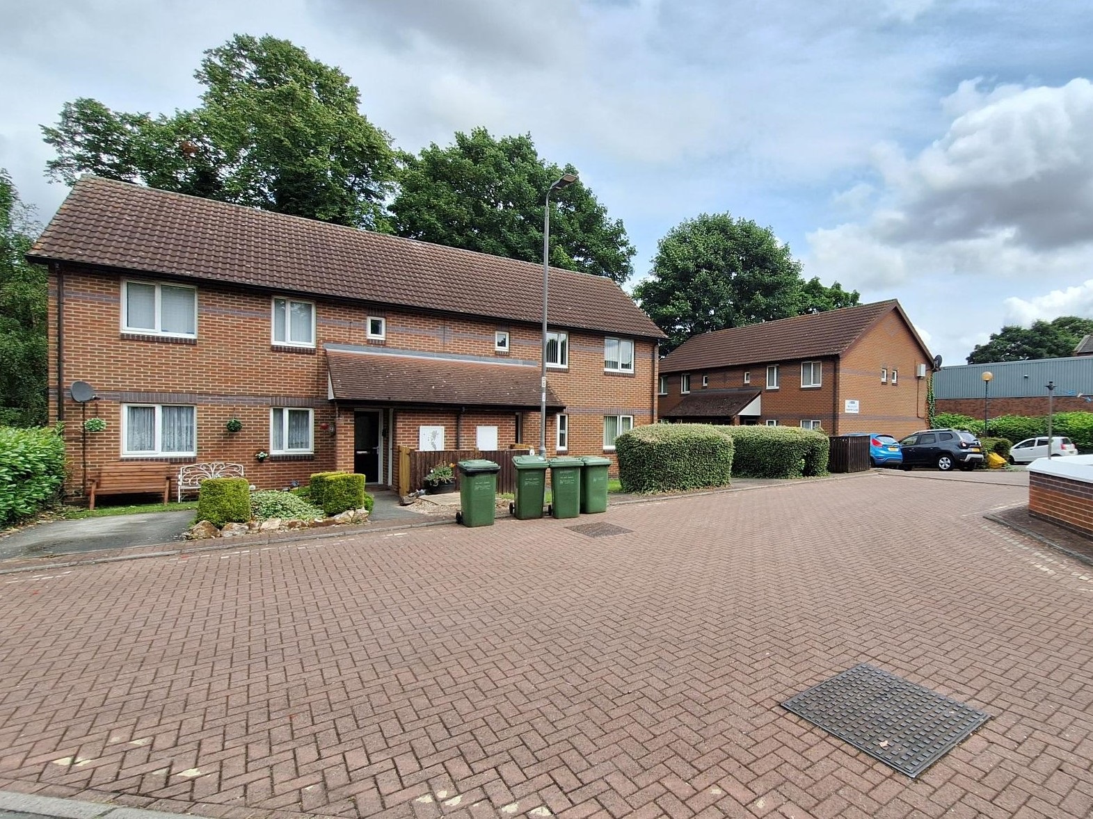 Property details for Chantry Close- Homesearch